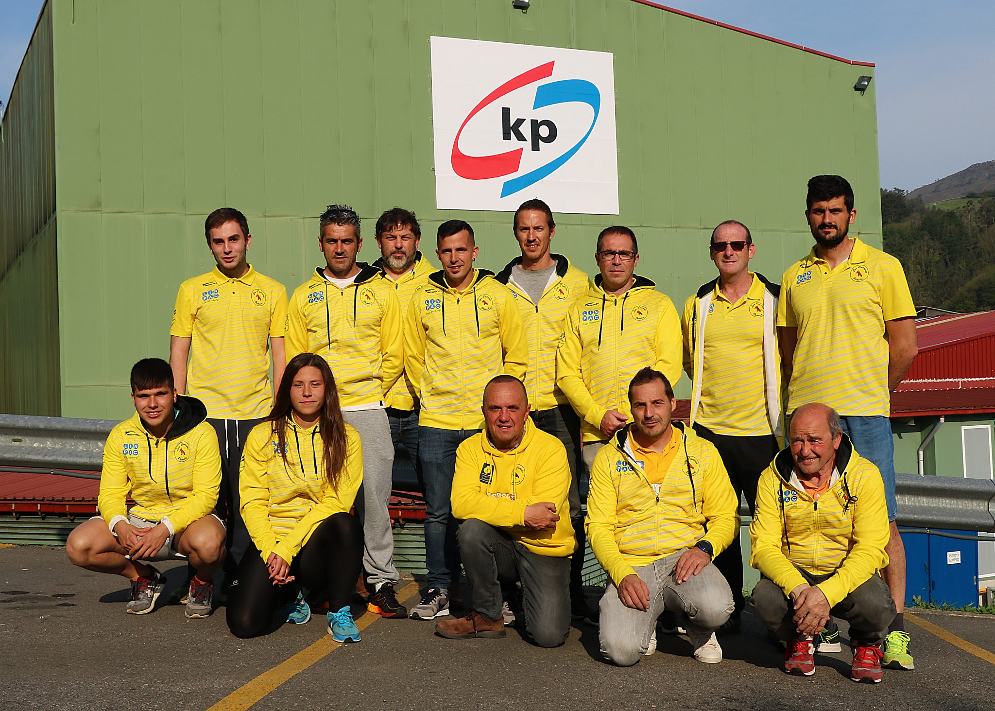 Foto de Temporada con nuestro patrocinador KLÖCNER PENTAPLAST (antes ...